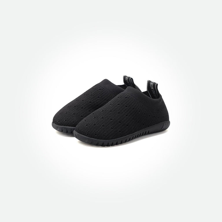 Gallop Sneaker Breezy Holes Series - Black On Black – Pyopp Barefoot
